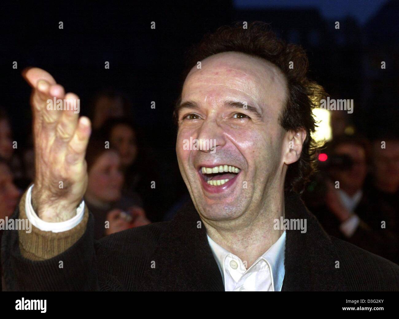 (dpa) - Italian Oscar-winning actor Roberto Benigni laughs ahead of the ...