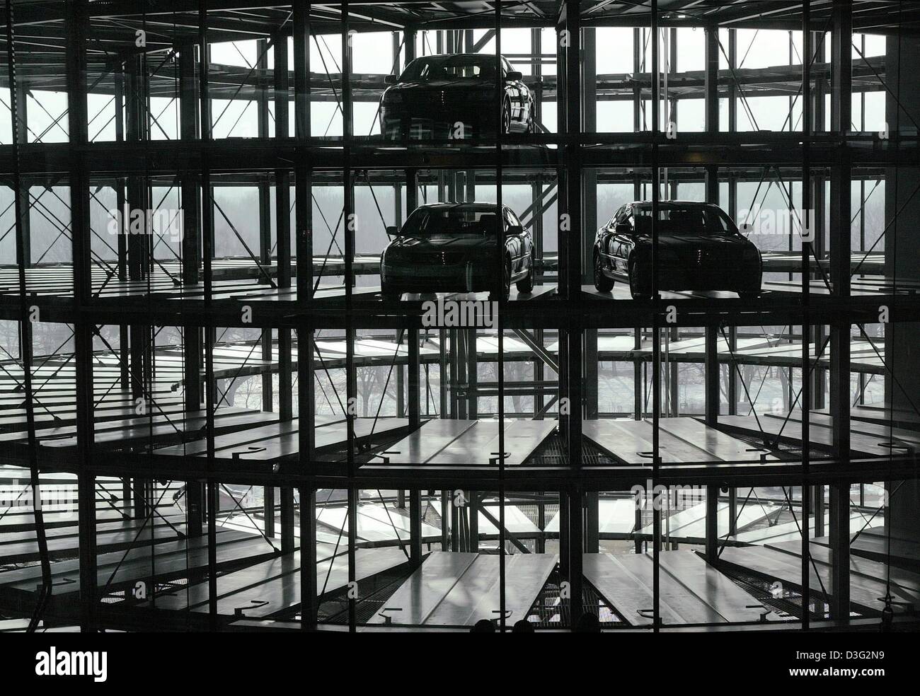 (dpa) - The glass tower, which measures 40 metres in height and inside ...