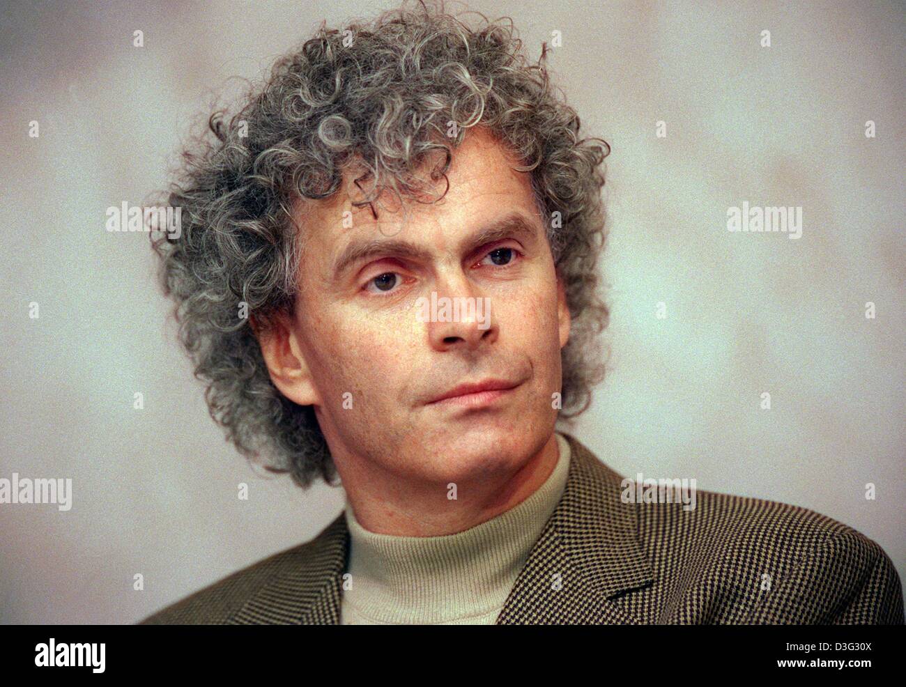 (dpa files) - British conductor Sir Simon Rattle, pictured during a ...