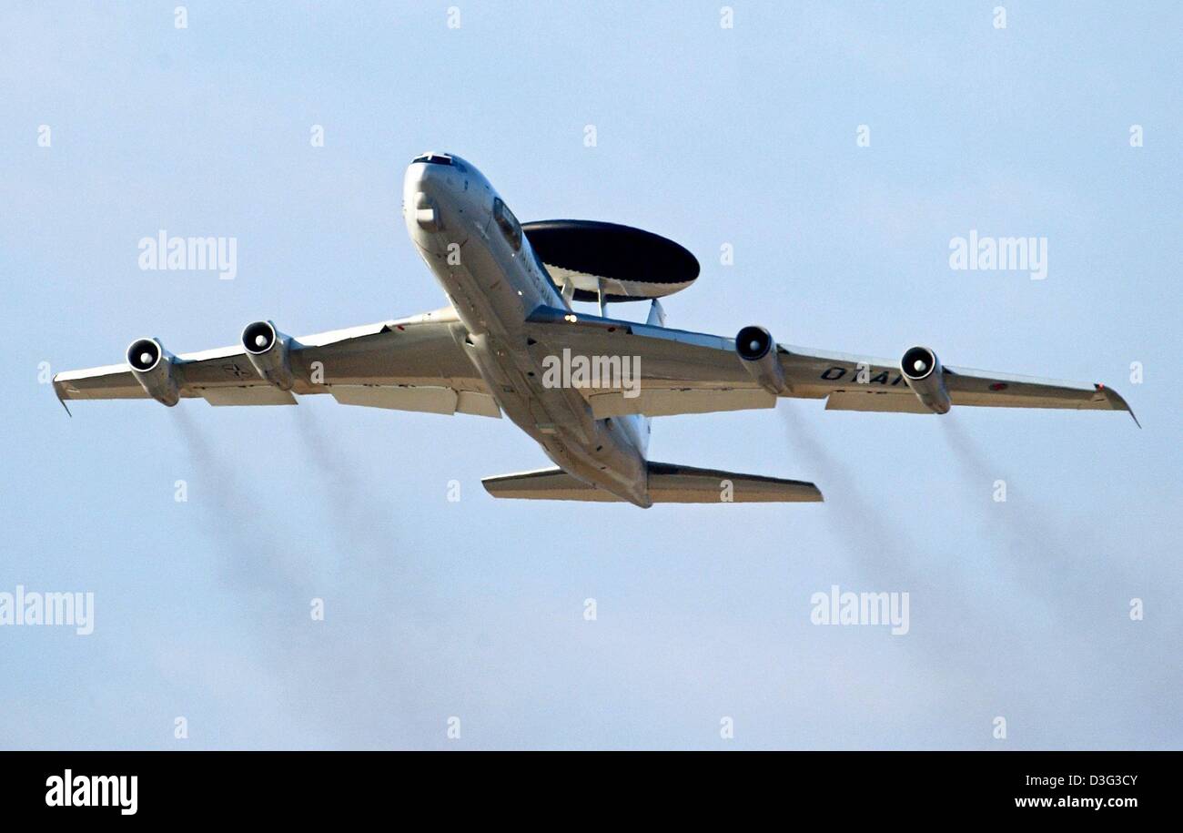 (dpa) - Bottom view of an AWACS surveillance airplane taking off from ...