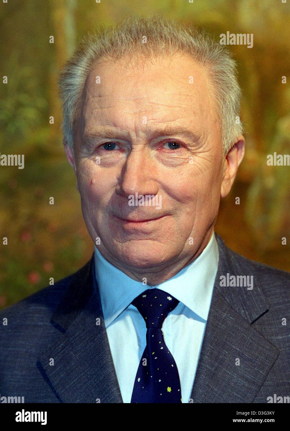 (dpa) - Sigmund Jaehn, aerospace expert and former cosmonaut of the ...