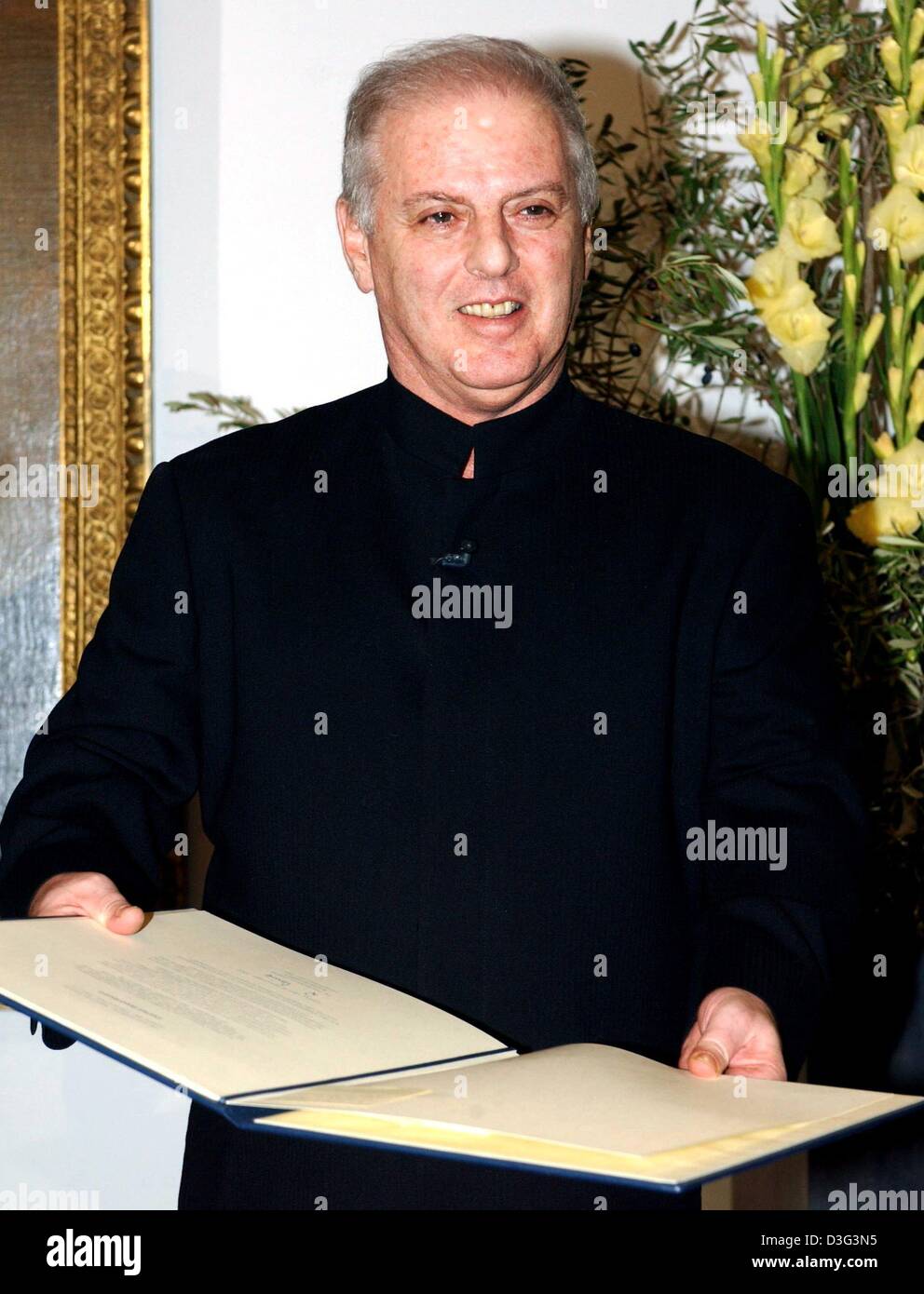 Arts culture entertainment ace music celebrities conductor pianist ...