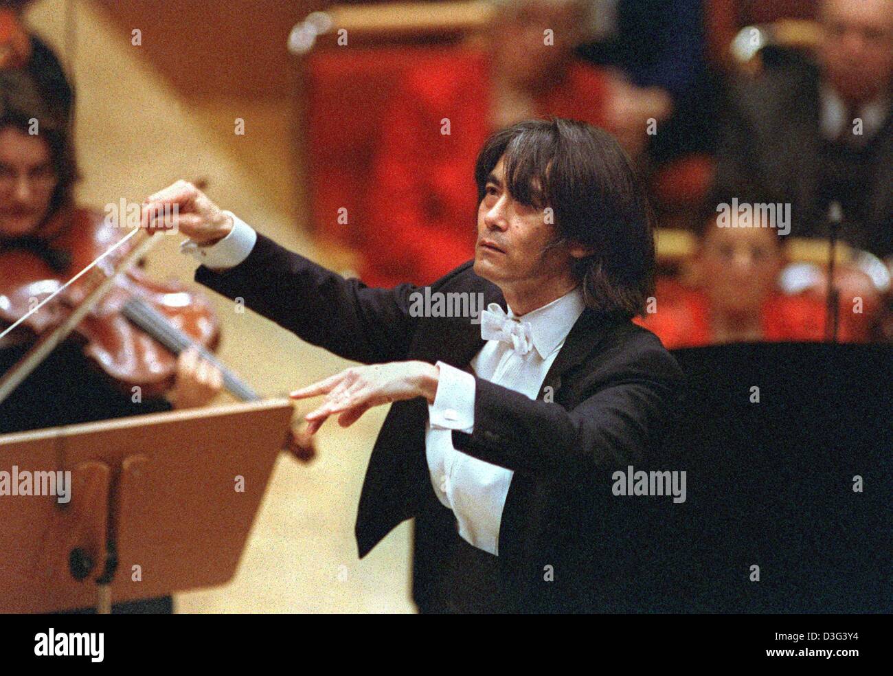 (dpa) - California-born conductor Kent Nagano, pictured at a concert of ...