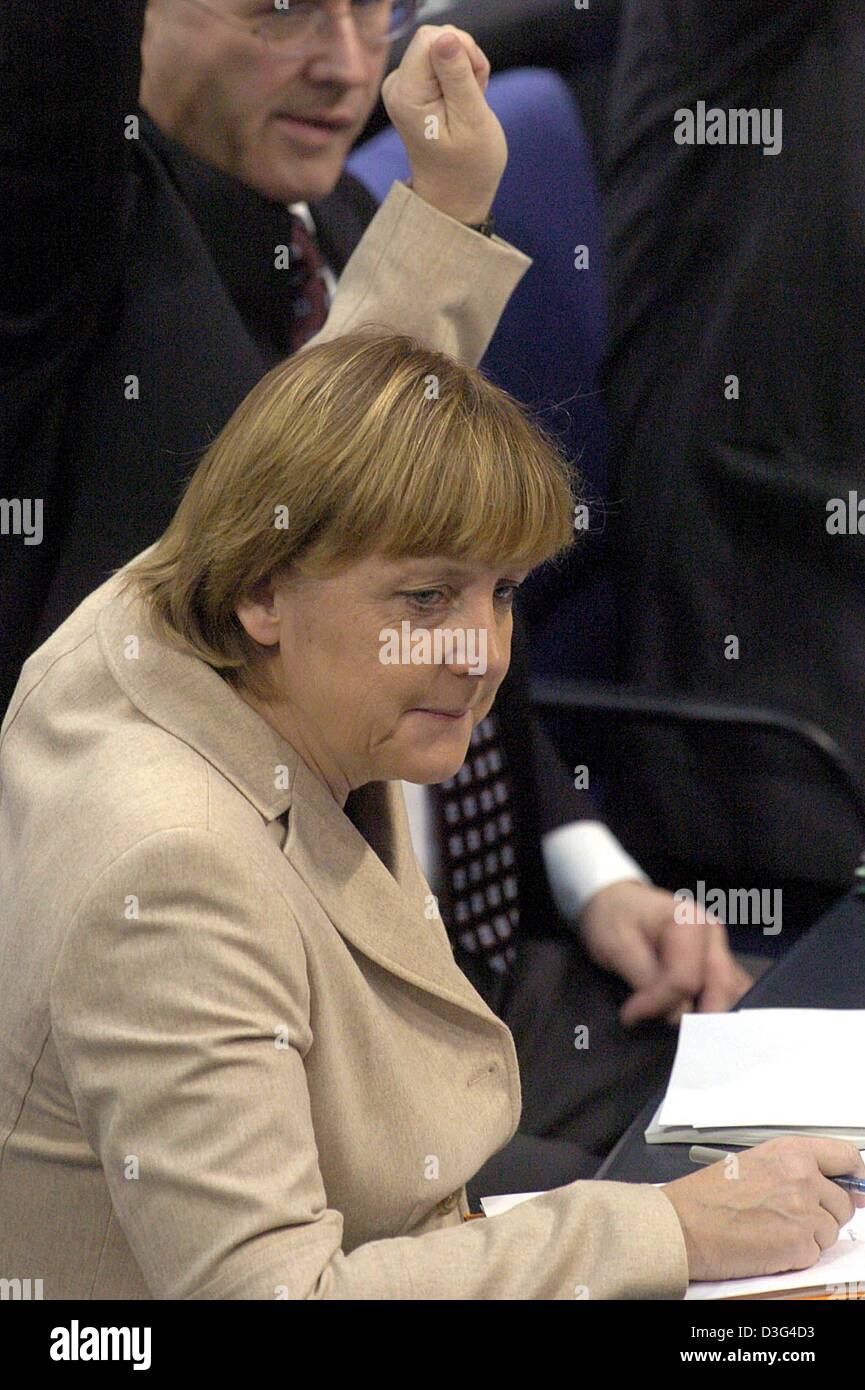 Hand hammered hi-res stock photography and images - Alamy