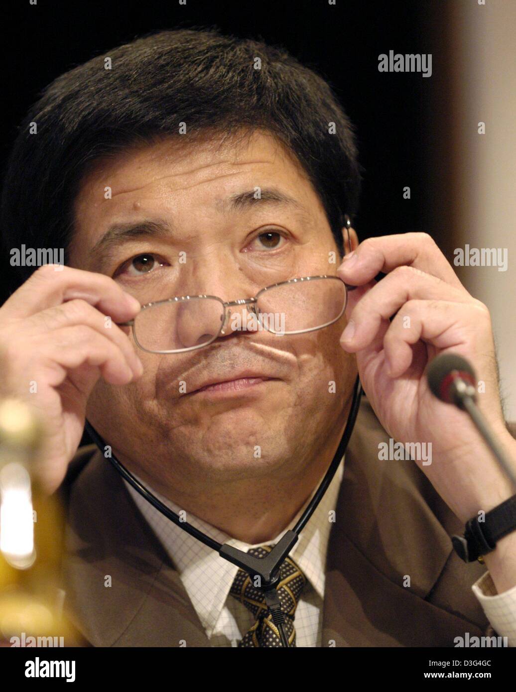 (dpa) - Japanese Labour Minister Takashi Tanihata, pictured during the ...