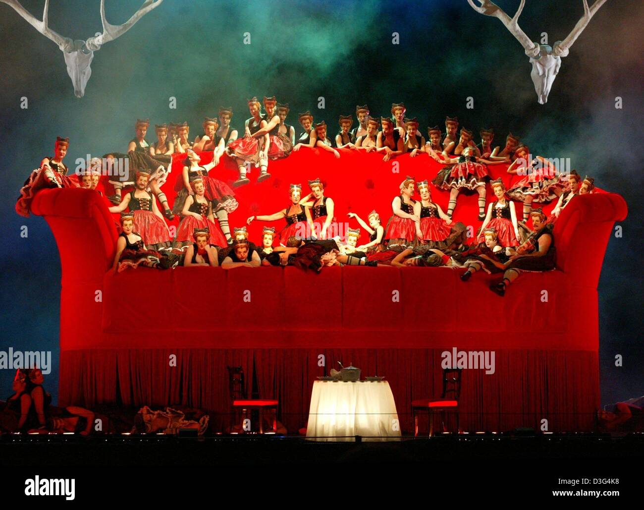 Die fledermaus opera hi-res stock photography and images - Alamy