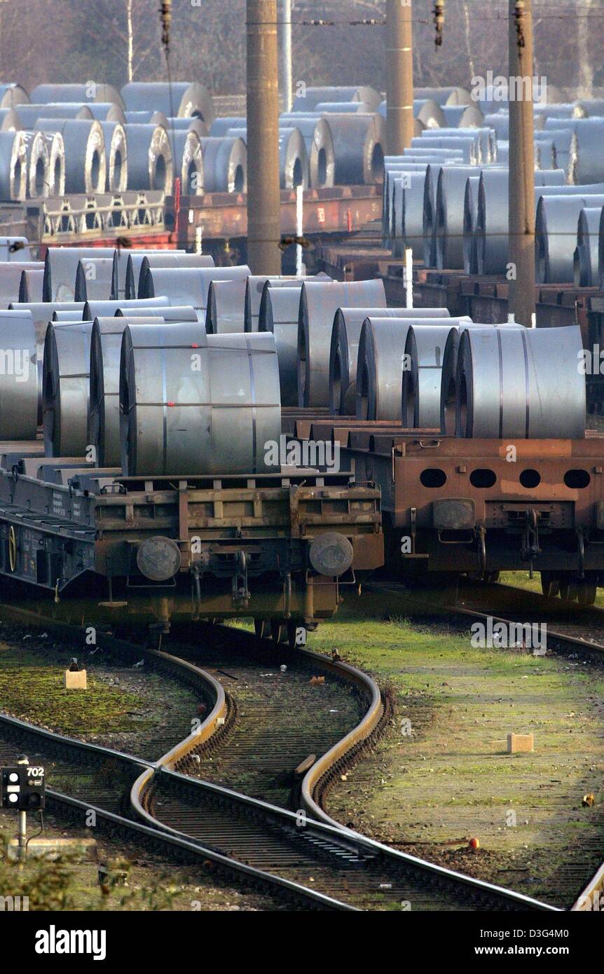 Steel coils train hi-res stock photography and images - Alamy