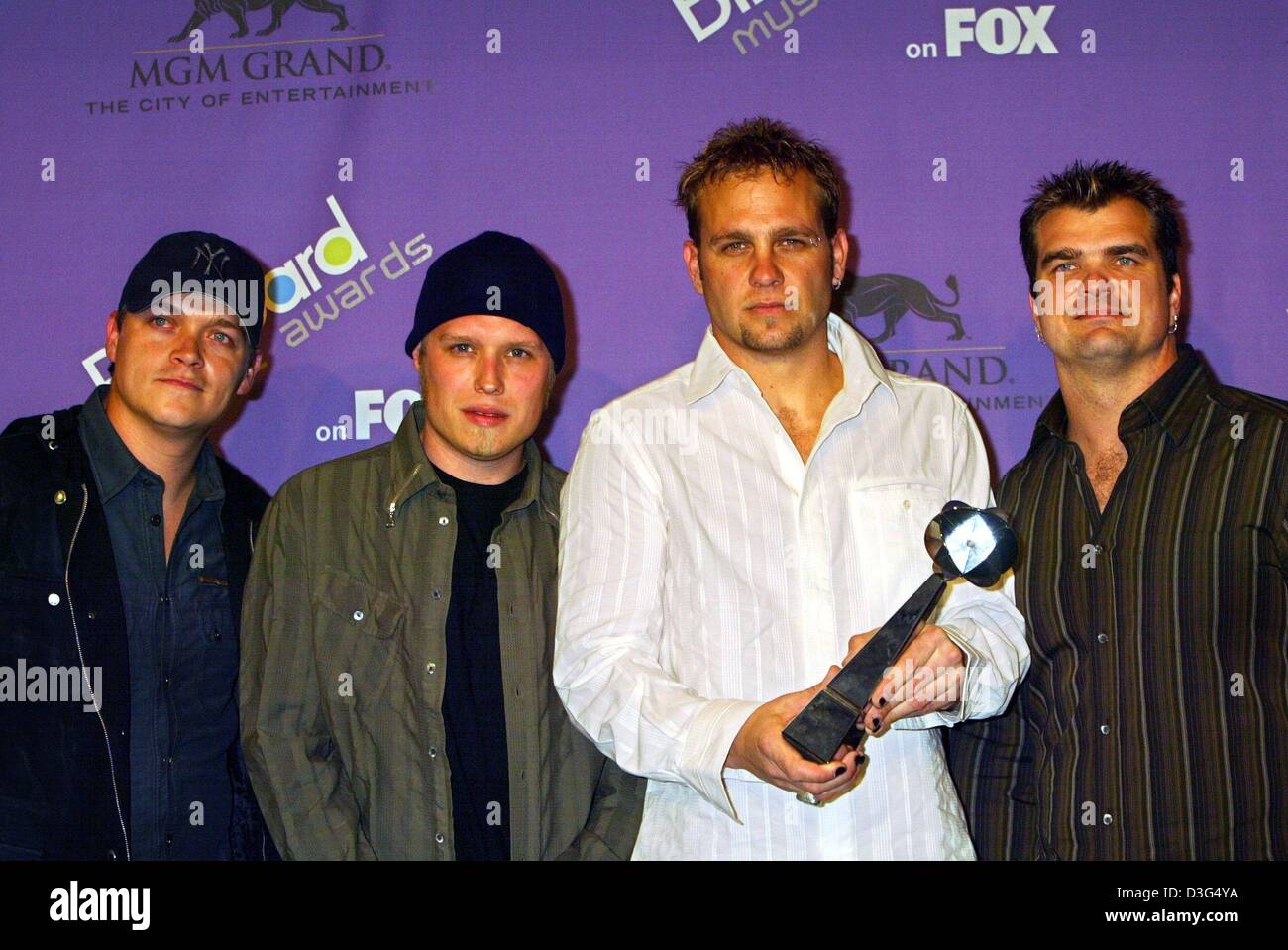 Billboard award trophy hi-res stock photography and images - Alamy