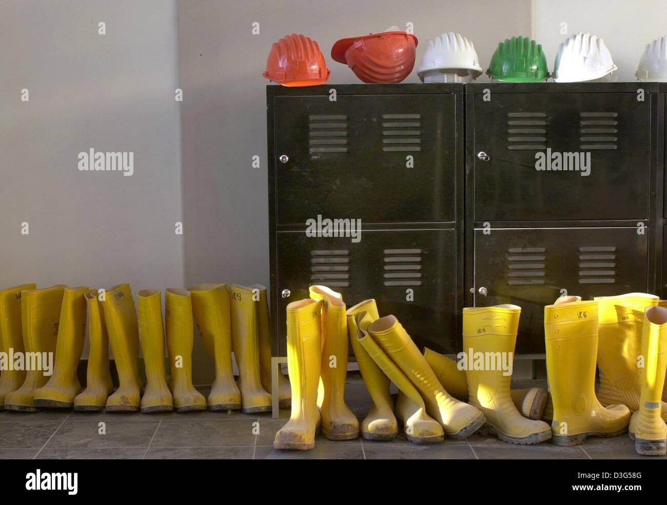 Construction boots empty hi-res stock photography and images - Alamy