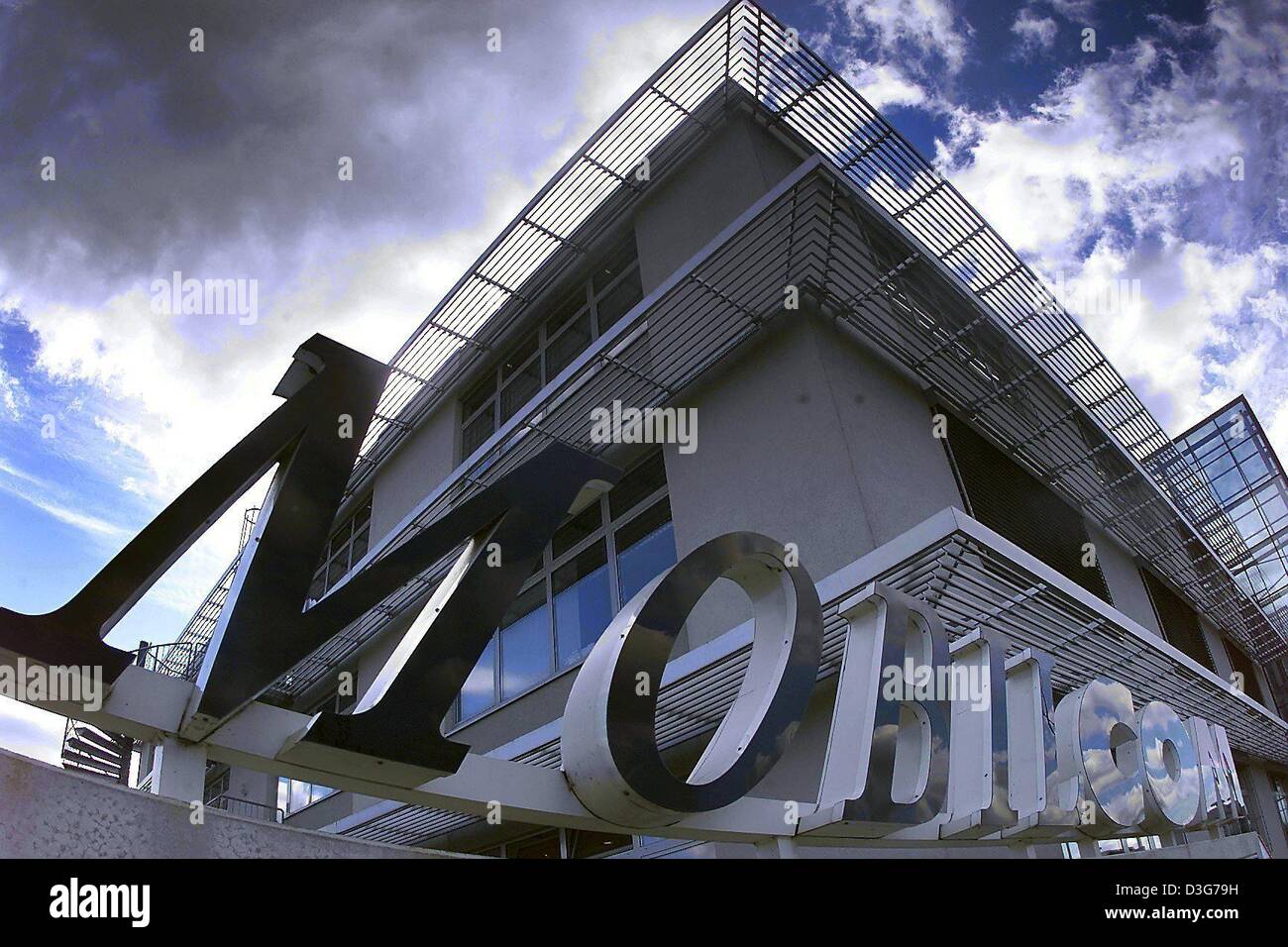 (dpa file) - A view of the headquarter of Mobilcom AG telecommunication ...