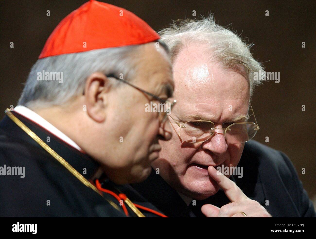 (dpa) - Catholic Cardinal Karl Lehmann (L), the Chairman of the German ...