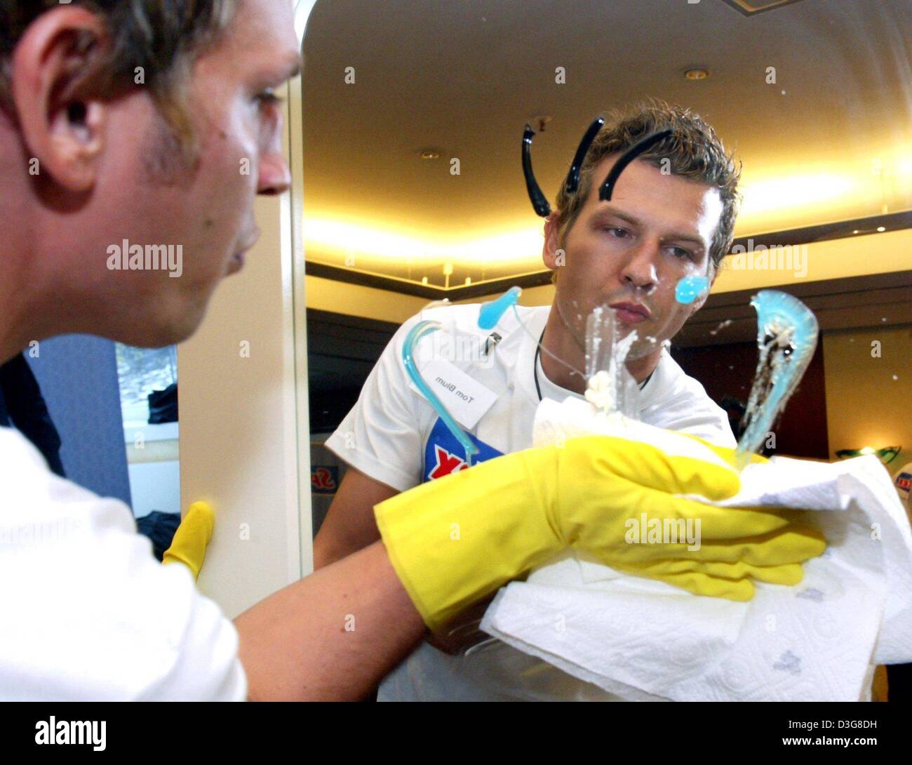 2 000 win hi-res stock photography and images - Alamy