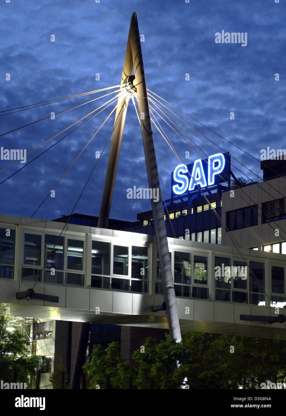 (dpa) - A view of the illuminated bridge leading to the Building 1 of ...