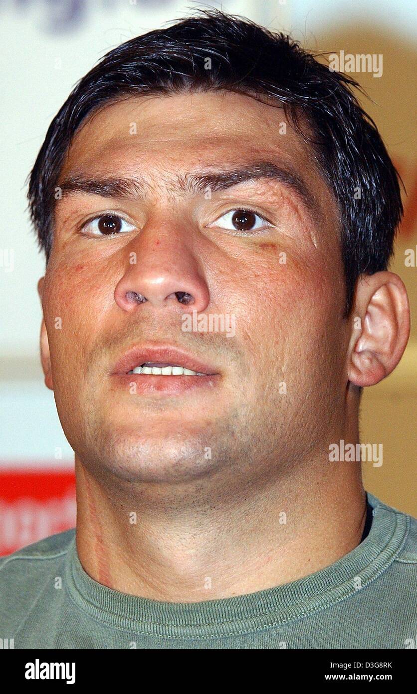 (dpa) - Polish light-heavyweight boxer Dariusz Michalczewski pictured ...