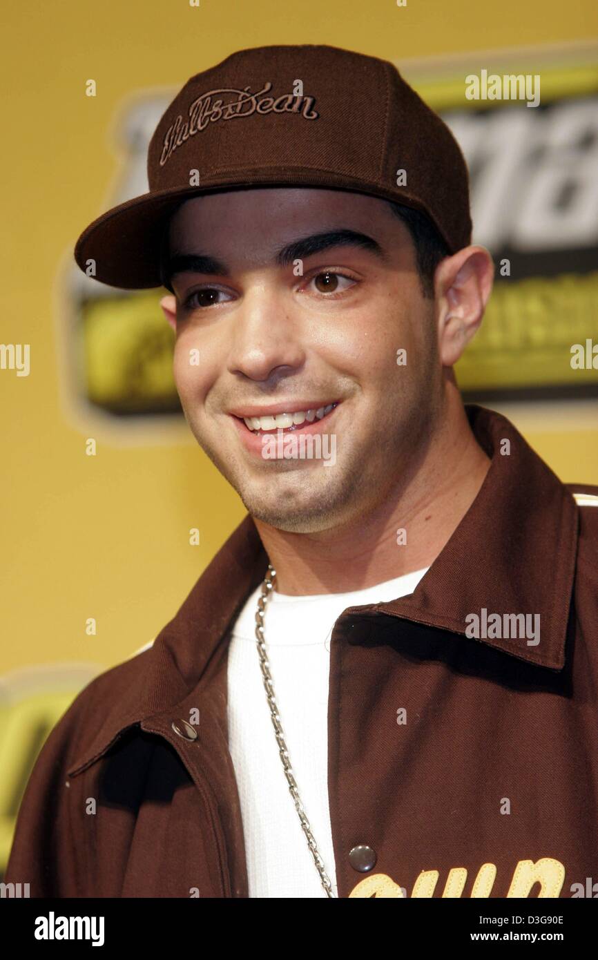 (dpa) - Rapper Eamon poses during the MTV Europe Music Awards in Rome ...