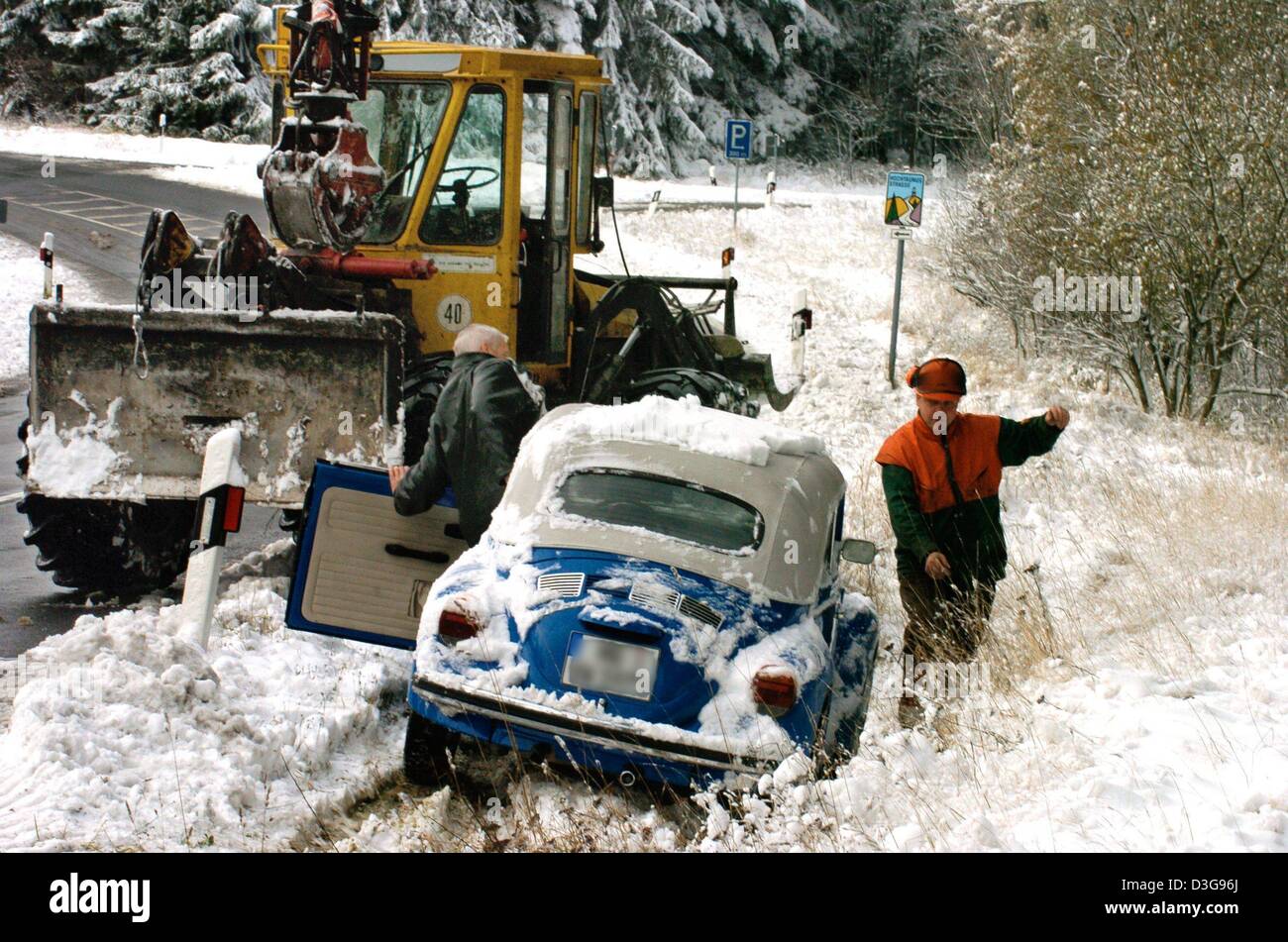 Car snow skidded hi-res stock photography and images - Alamy