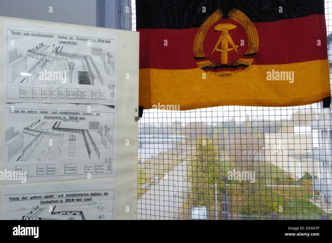 (dpa) - A GDR flag and maps for the former border installations are ...