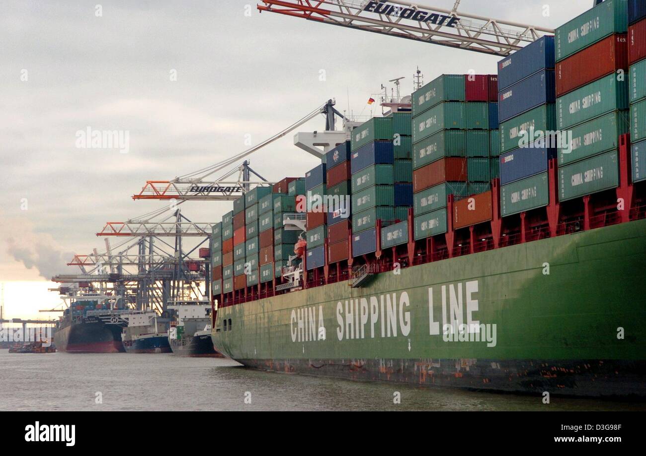 (dpa) - View of a container ship of the China Shipping Line at the ...