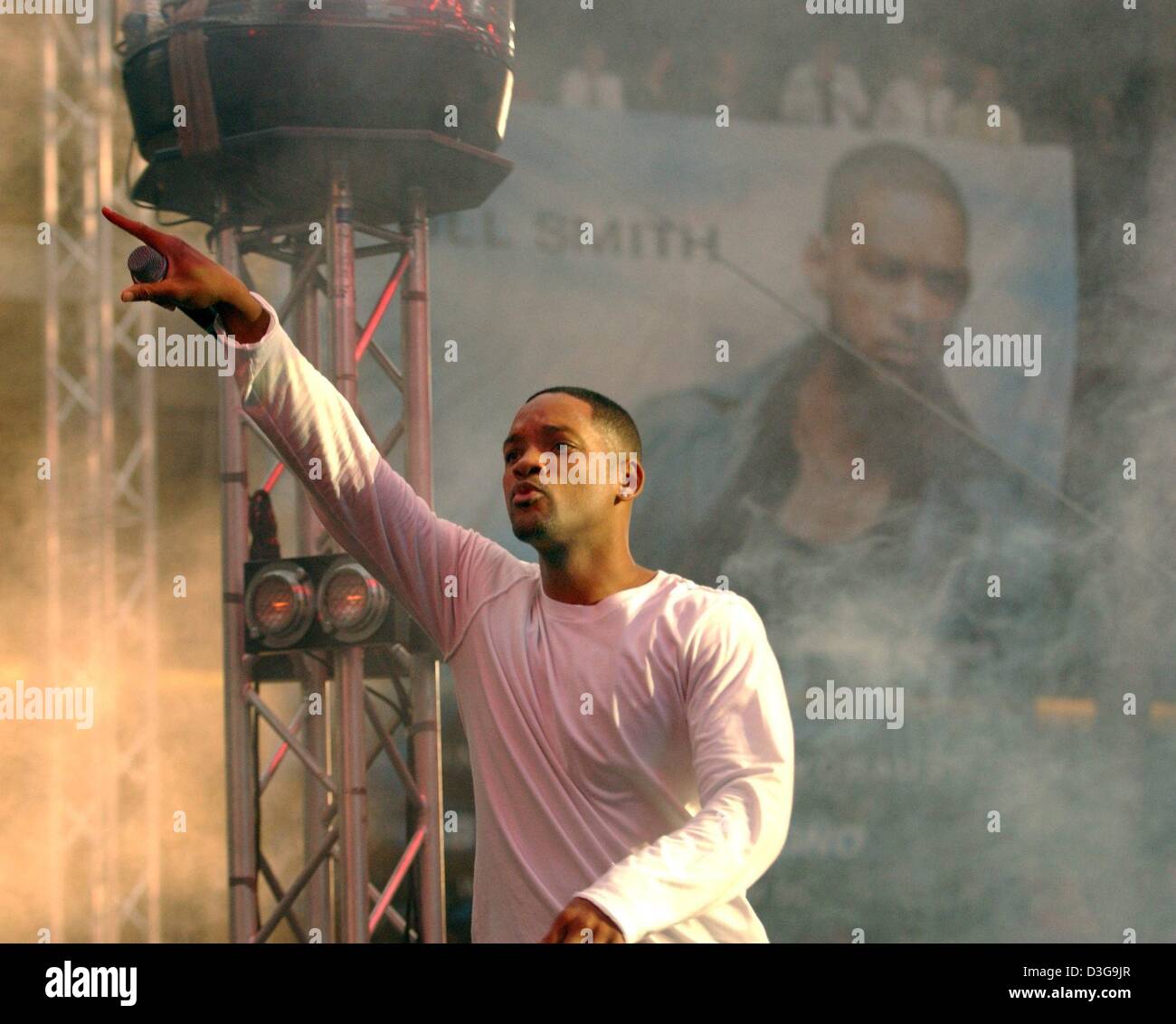 Arts culture entertainment ace cinema music celebrities microphone ...