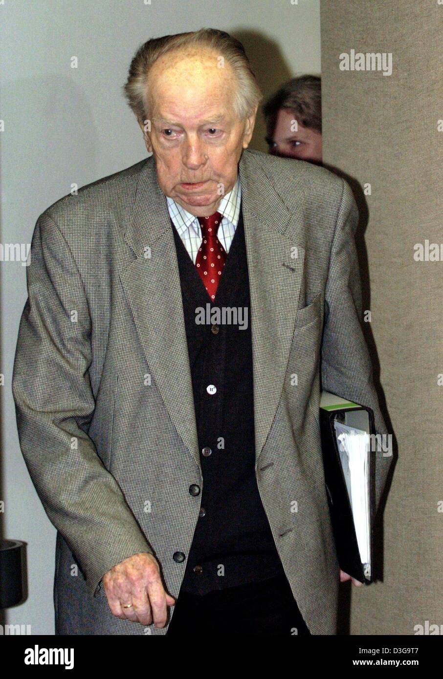 (dpa) - Ladislav Niznansky, accused of Nazi war crimes during World War ...
