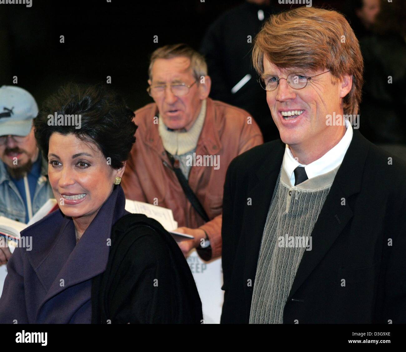 (dpa) - US producer Tina Sinatra, daughter of the legendary singer, and ...