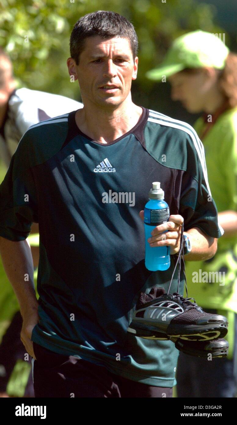 German referee markus merk hi-res stock photography and images - Alamy