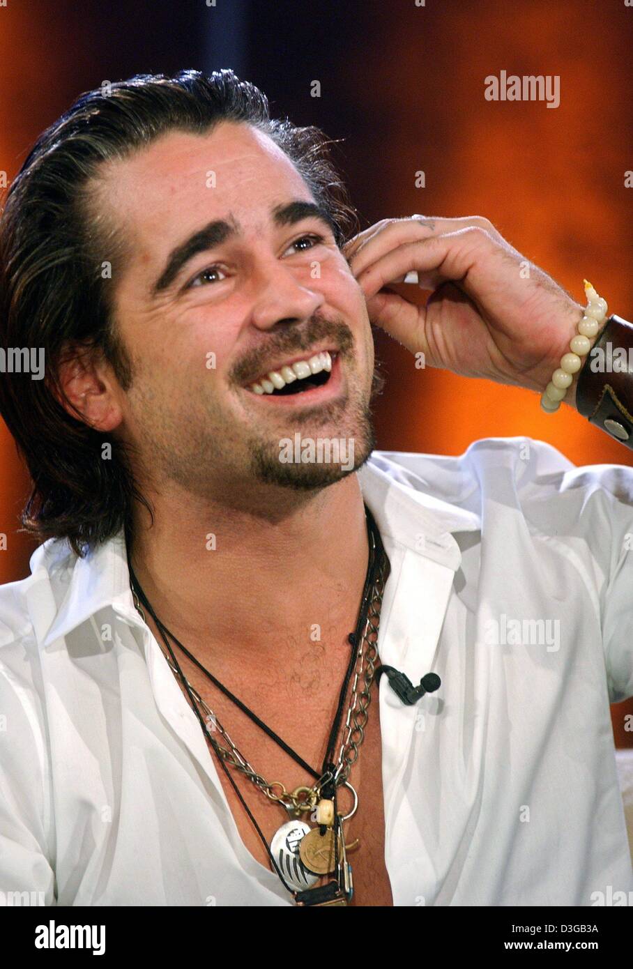 Arts culture entertainment ace entertainment celebrities necklace ...