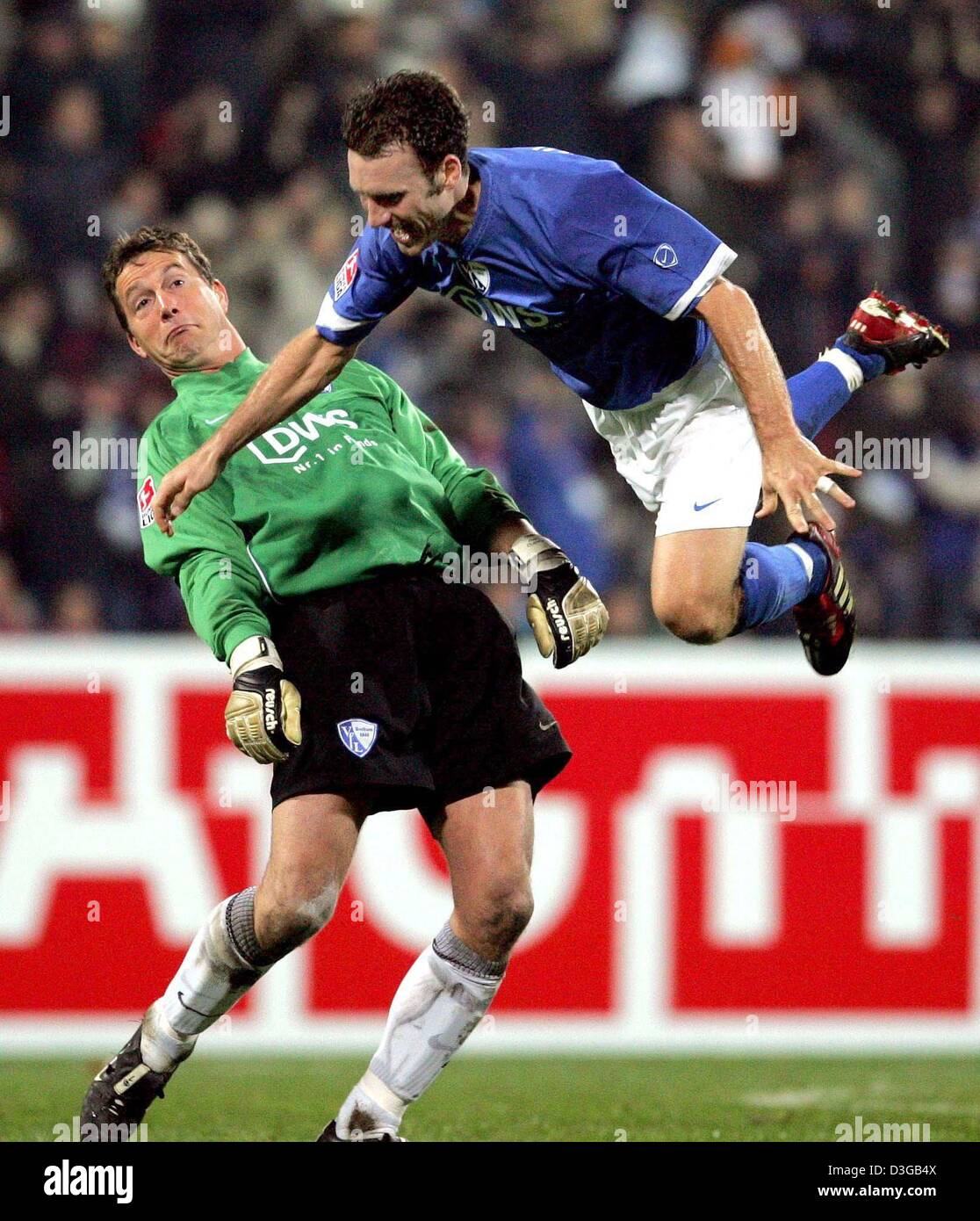 Sports spo soccer jumping gloves bundesliga facial expression ...