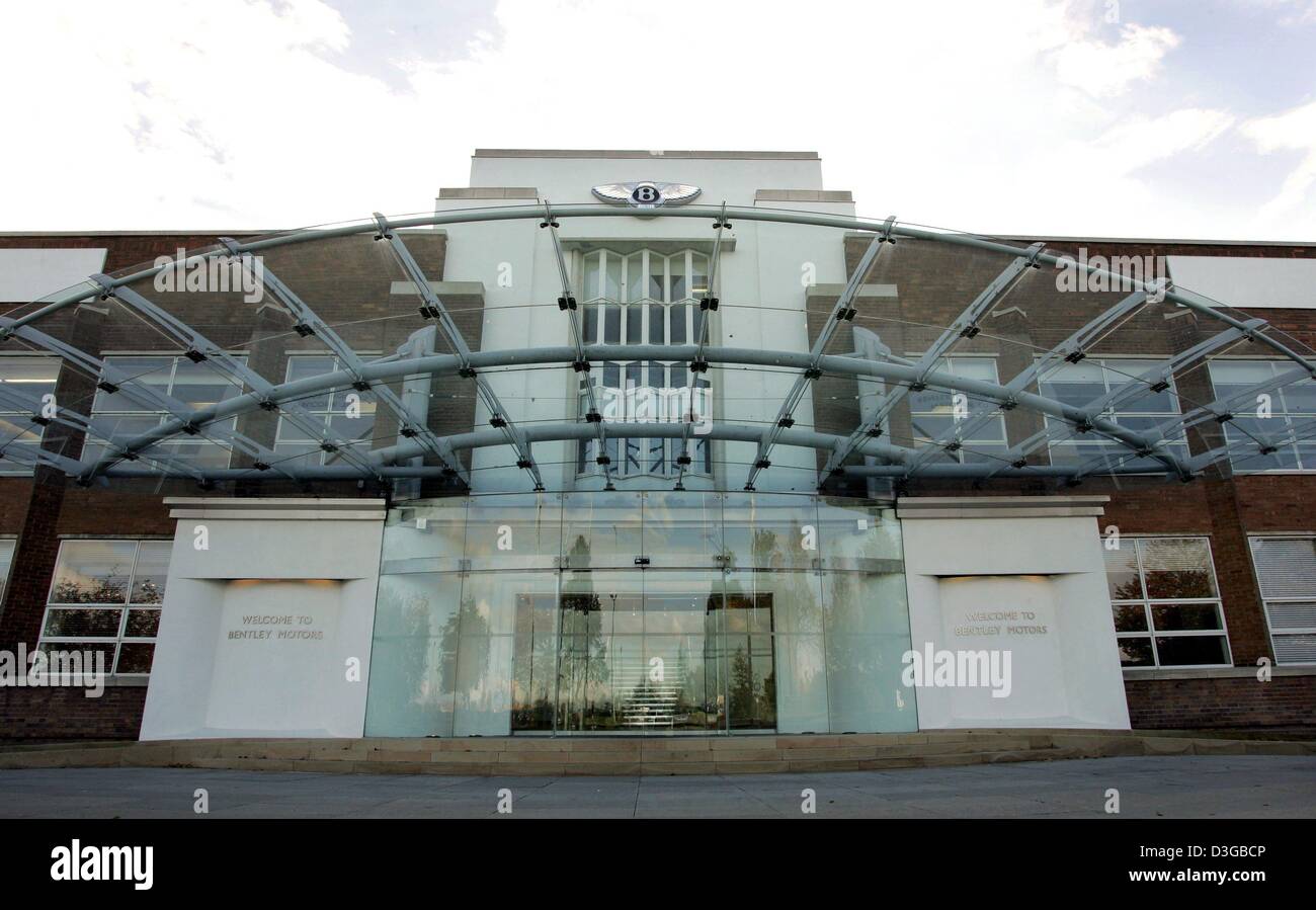 (dpa) - A view of a building of British carmaker Bentley Motors with ...