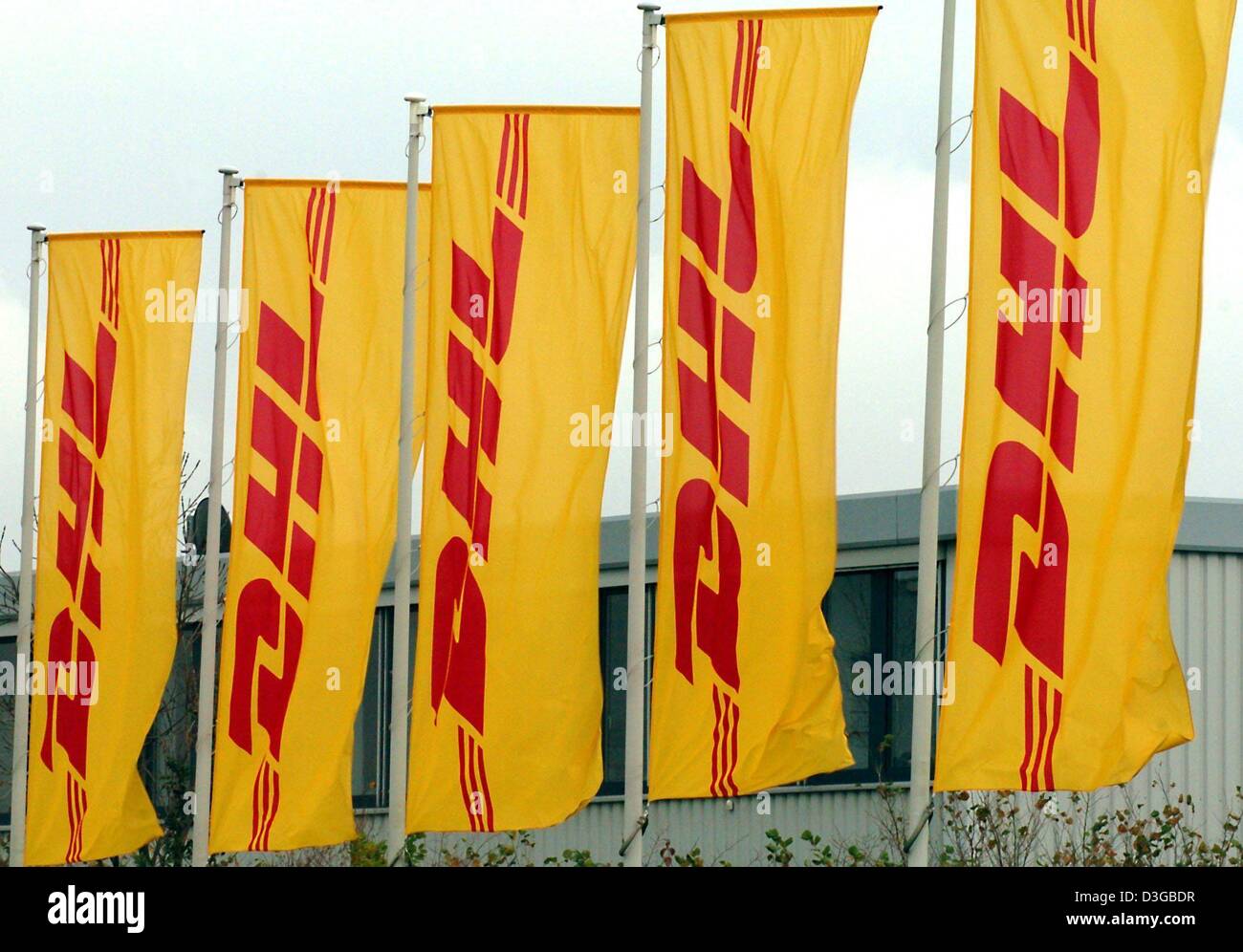 Dhl worldwide express hi-res stock photography and images - Alamy