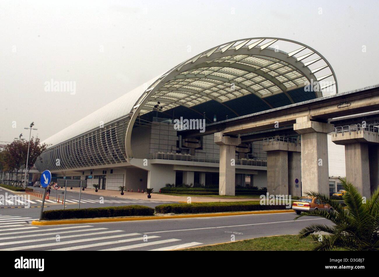 (dpa) - View of the Transrapid highspeed train station Longyang Lu in ...