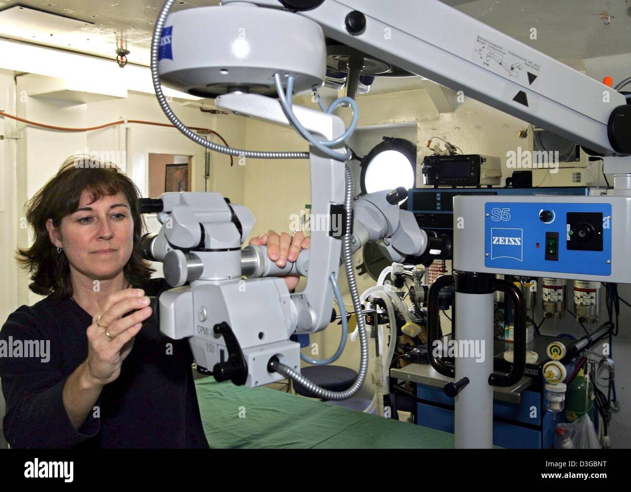 Mercy ships hi-res stock photography and images - Alamy