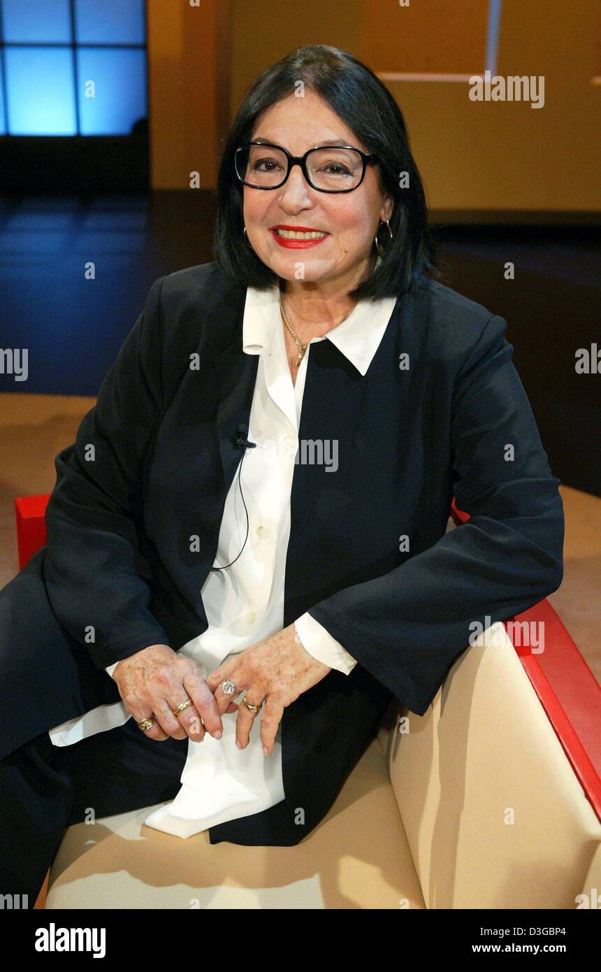 Arts culture entertainment ace music singer smiling glasses sofa ...