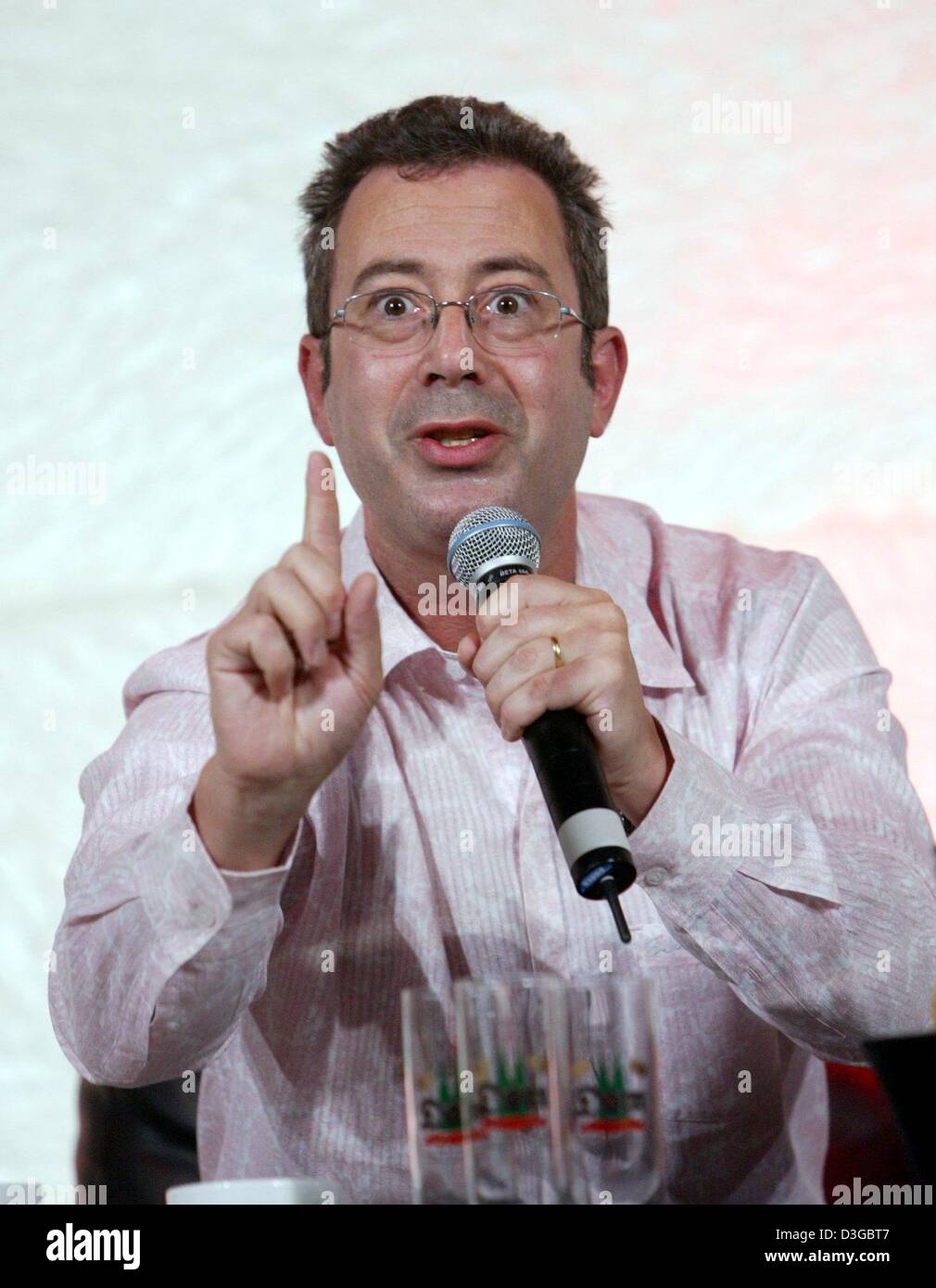 (dpa) - British comedy author, musical author and musical producer Ben ...