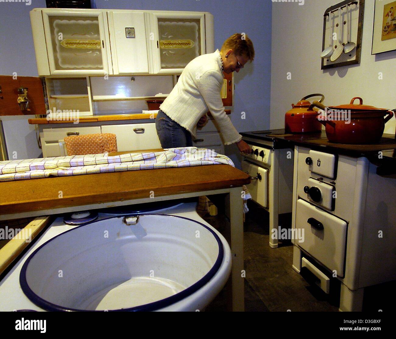 German kitchens hi-res stock photography and images - Alamy