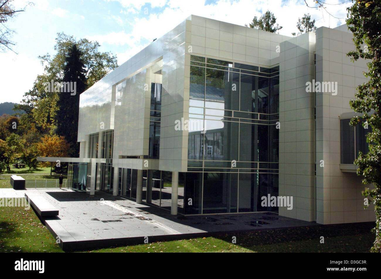 (dpa) - A view of the new museum building which will accomodate the Frieder Burda collection in ...