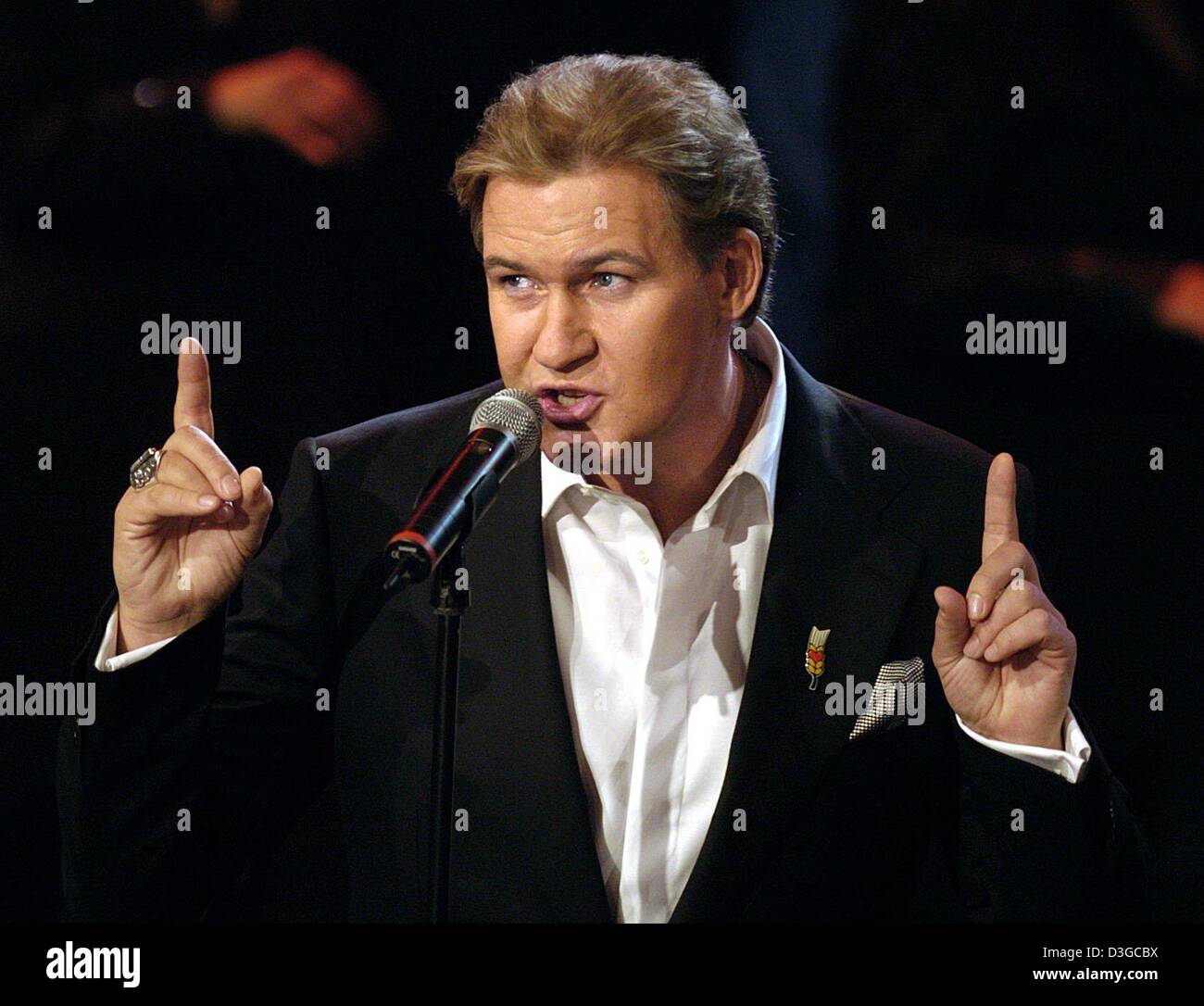 (dpa) - Irish singer Johnny Logan performs during the TV show 'German ...
