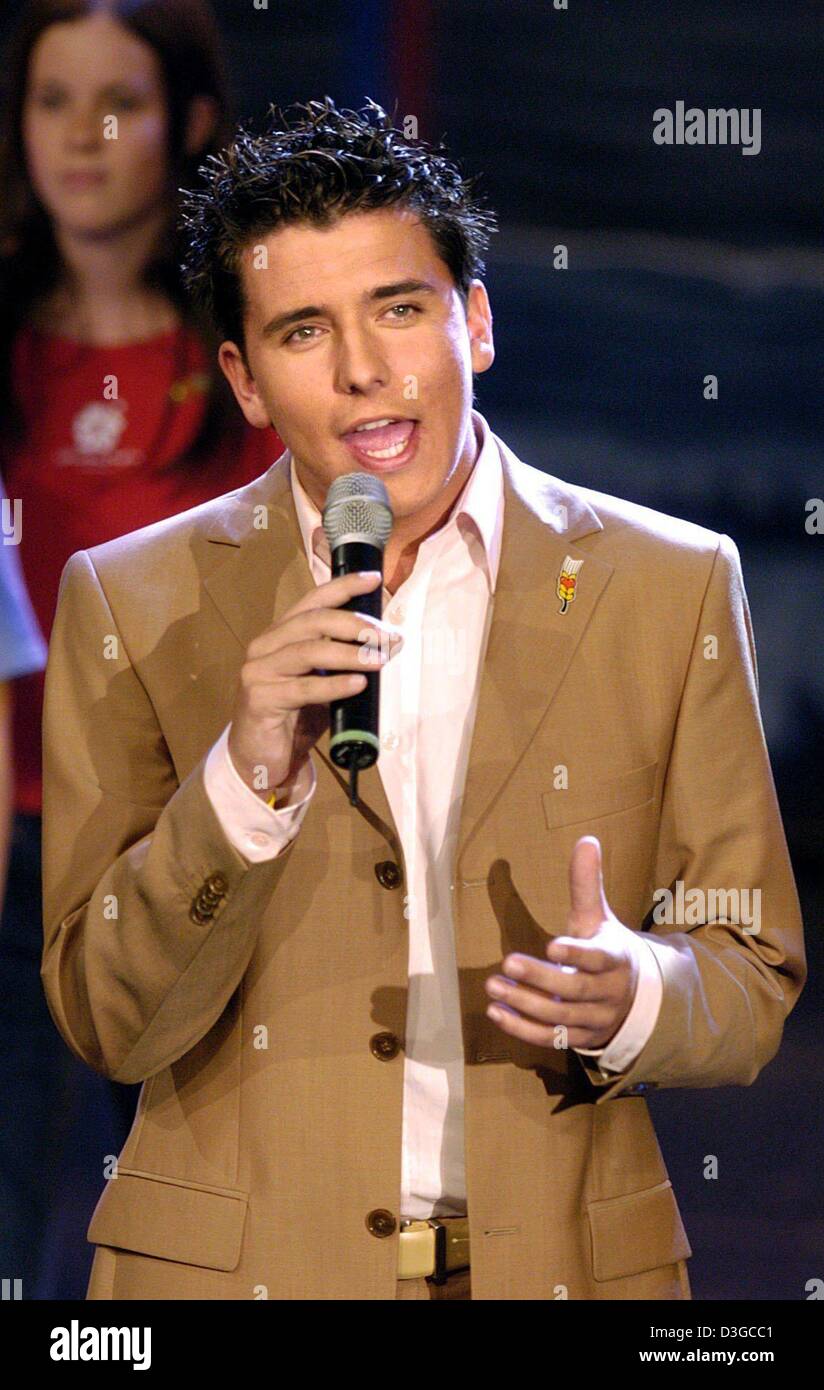 (dpa) - Dutch singer Jantje Smit performs during the TV show 'German ...