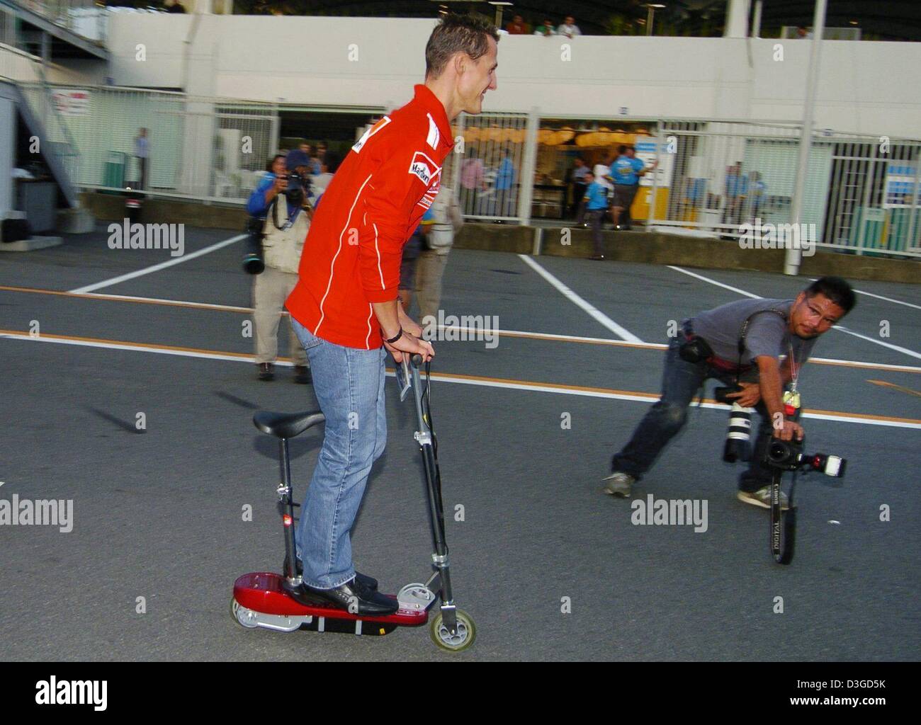 (dpa) - German formula one driver Michael Schumacher (Ferrari) drives ...