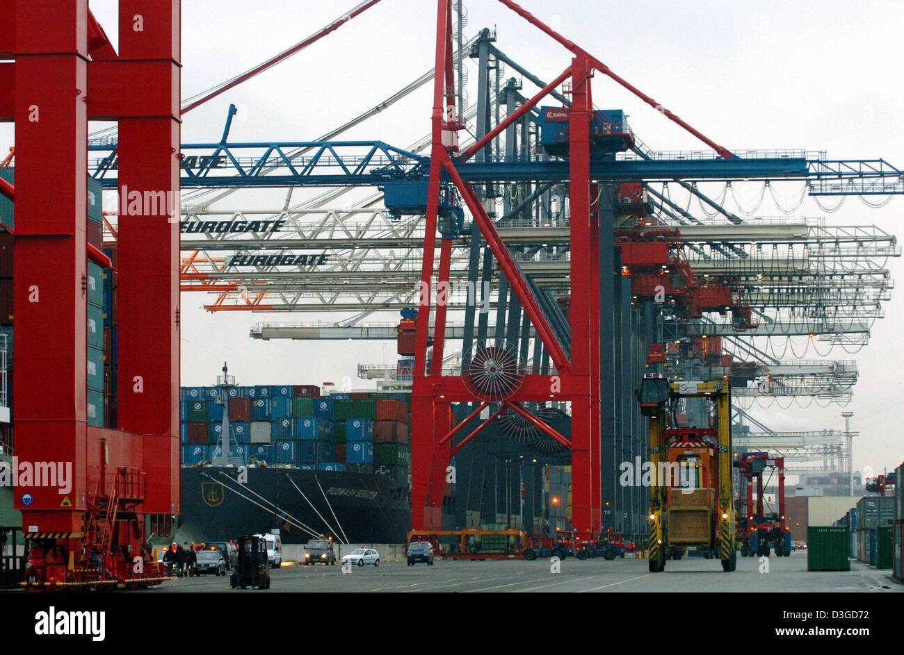 Economy business finance ebf transport loading dock loading terminal ...