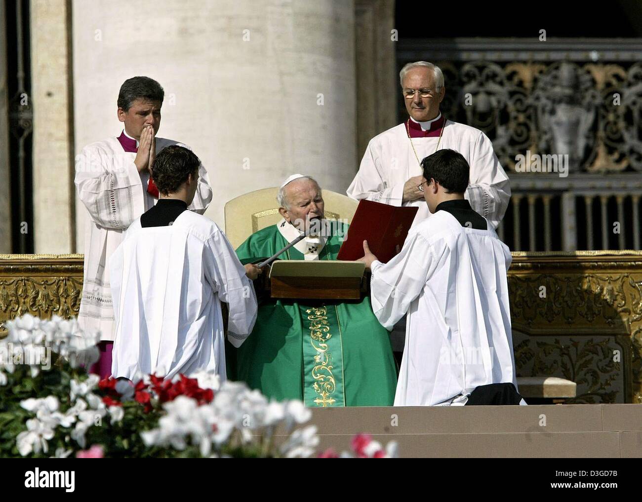 (dpa) - Pope John Paul II beatifies the last Austrian emperor Charles I ...