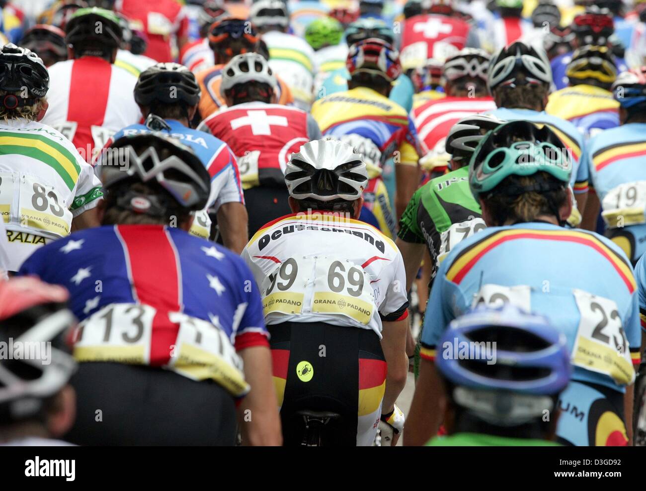 (dpa) - Professional cyclists from several nations cycle during the 265 ...