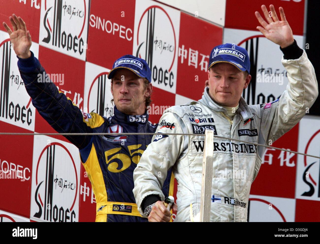 (dpa) - British Formula One driver Jenson Button (L, team BAR-Honda ...