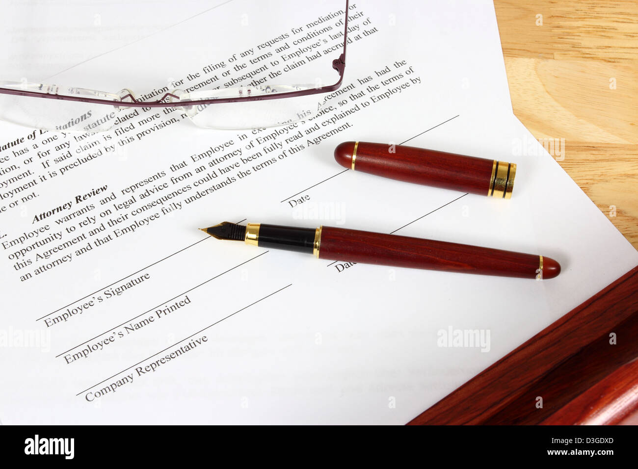 Employment contract hi-res stock photography and images - Alamy