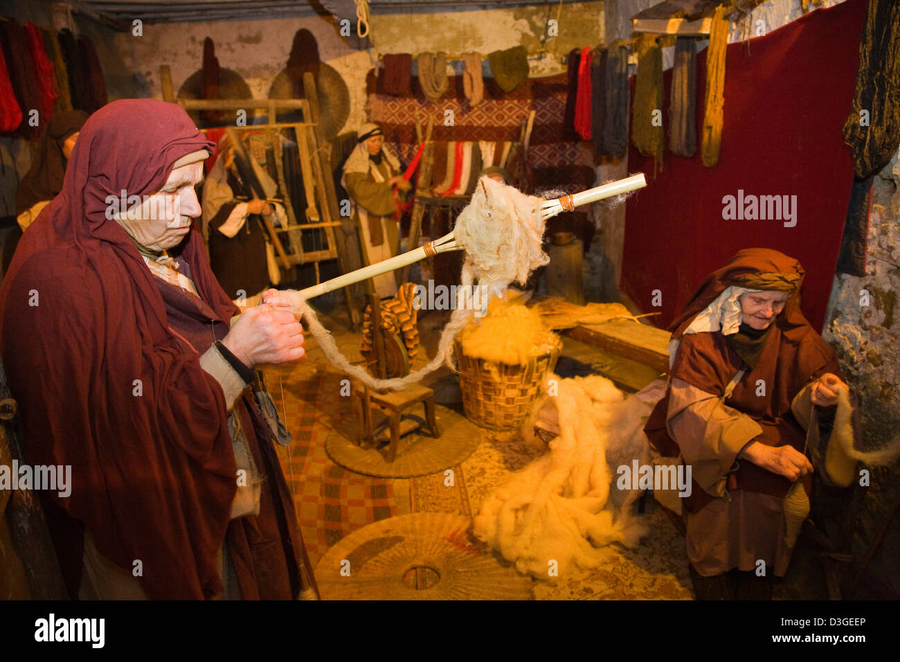 europe, italy, tuscany, casole d' elsa, christmas, living crib, women ...