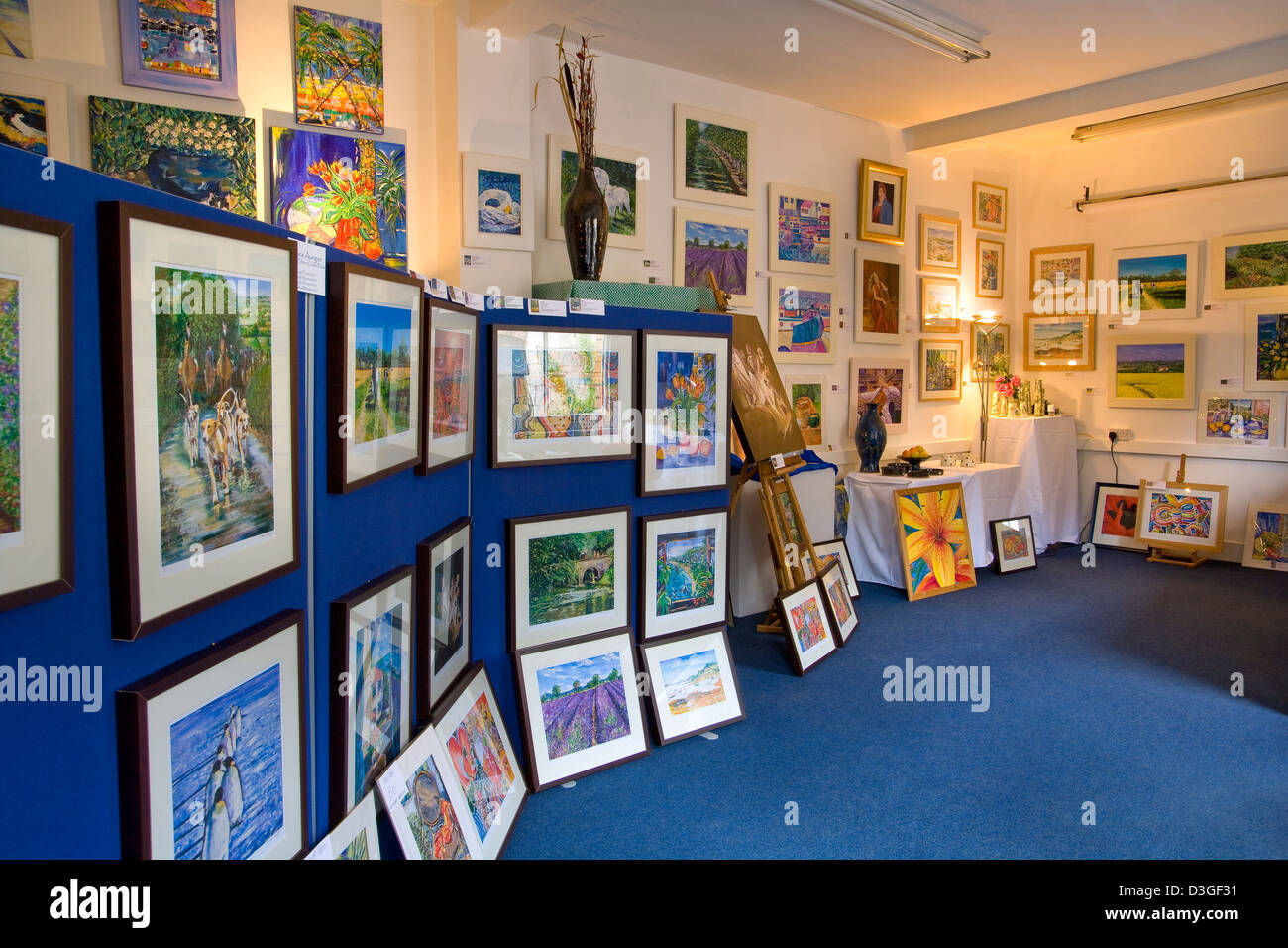 Open artists hi-res stock photography and images - Alamy