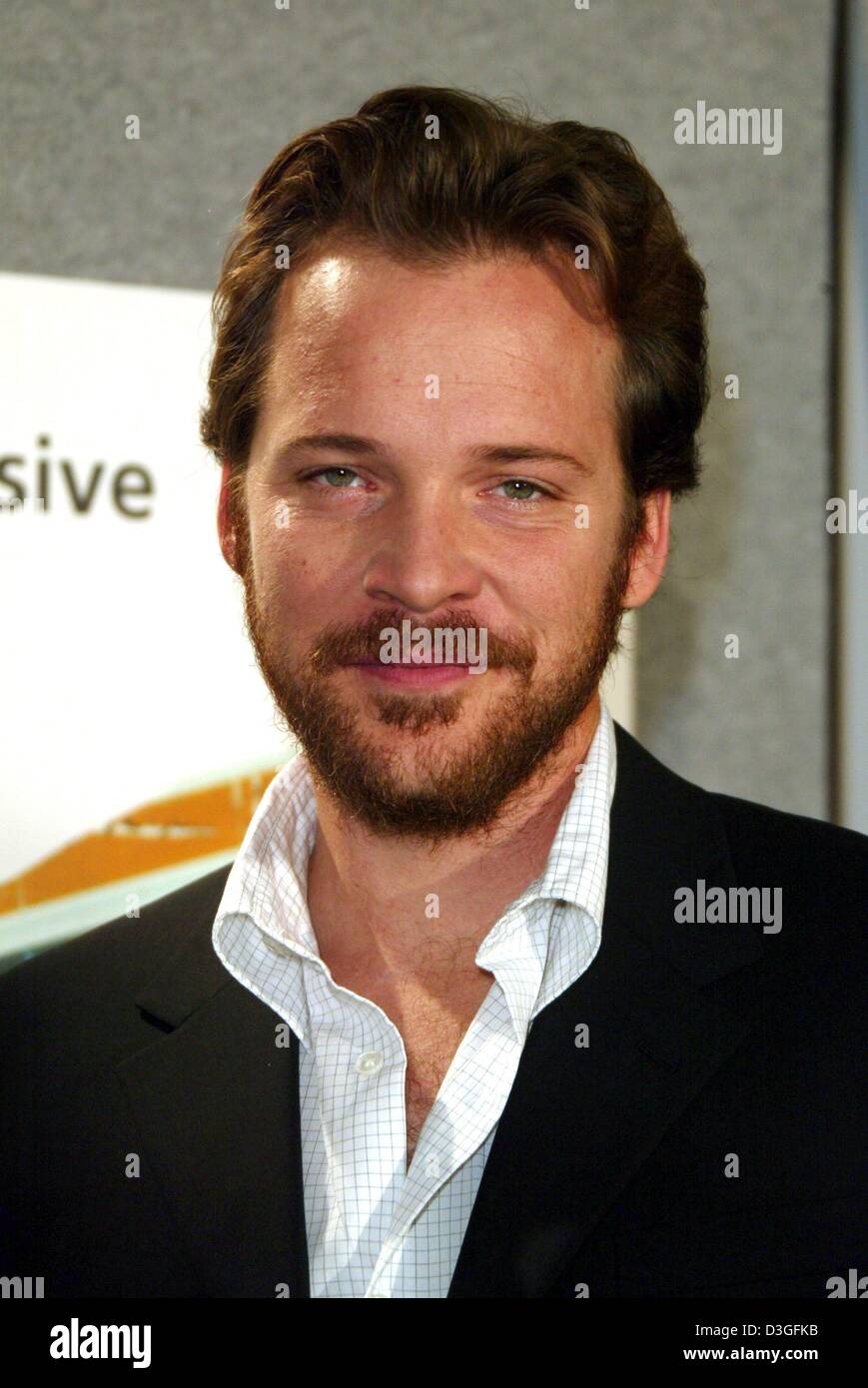 Arts culture entertainment ace cinema celebrities smiling beard canada ...