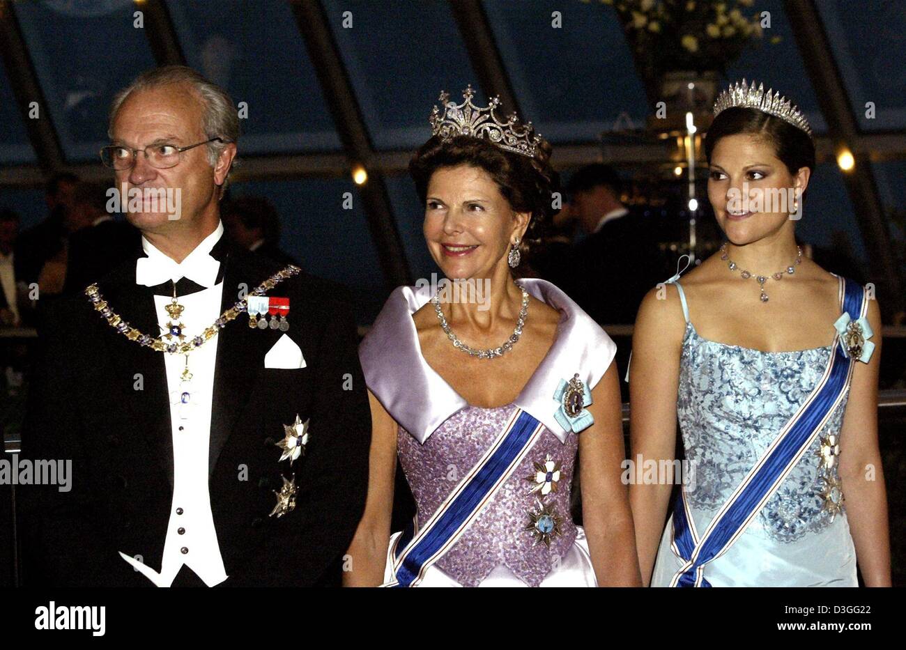(dpa) - King Carl Gustaf, Queen Silvia and Crown Princess Victoria of ...