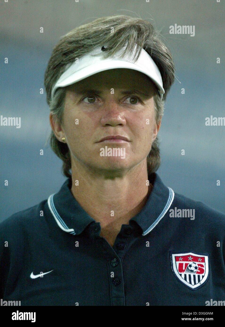 (dpa) - US soccer coach April Heinrichs pictured during the women's ...