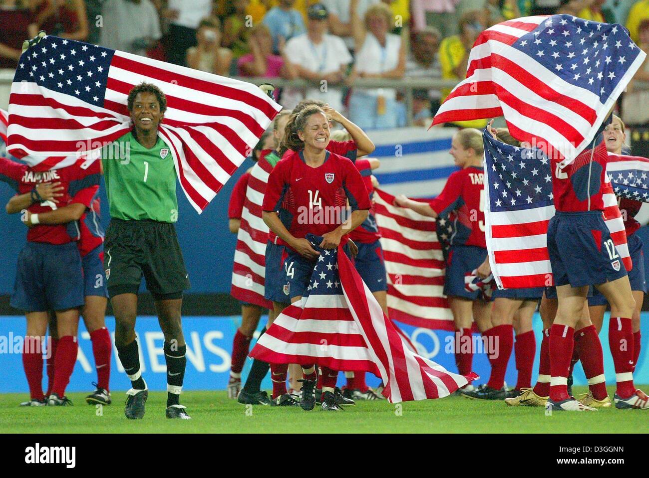Us women's soccer team celebrate hi-res stock photography and images ...